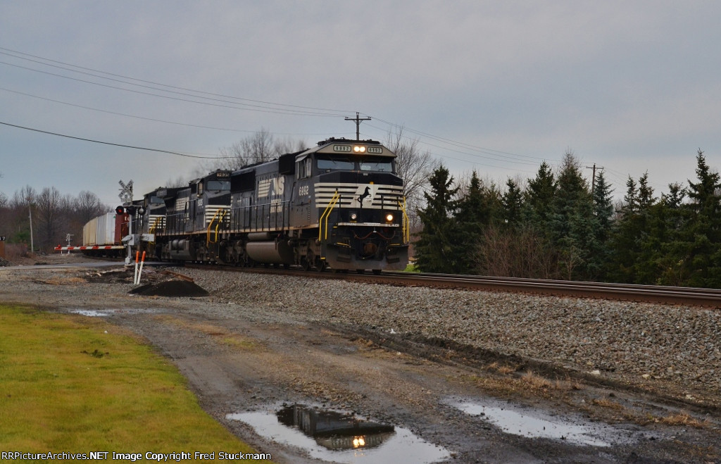 NS 6992 leads east.